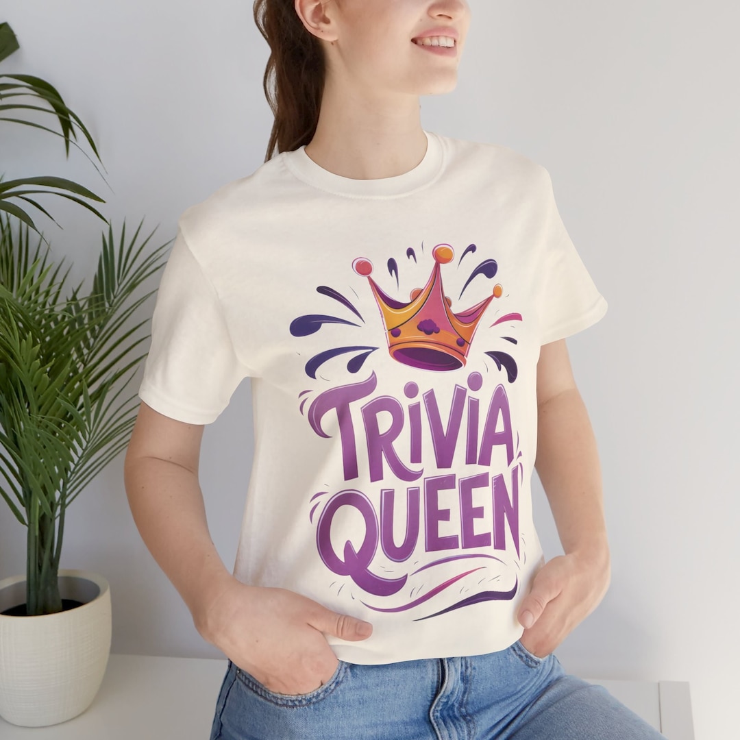 Trivia Queen T-shirt for Trivia Night Enthusiasts, Funny Quiz Game ...