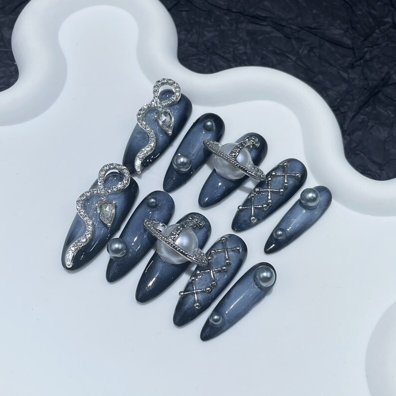 Westwood Charm Planet Press on Nail Fake Nail High Gloss Stiletto Pearl ...