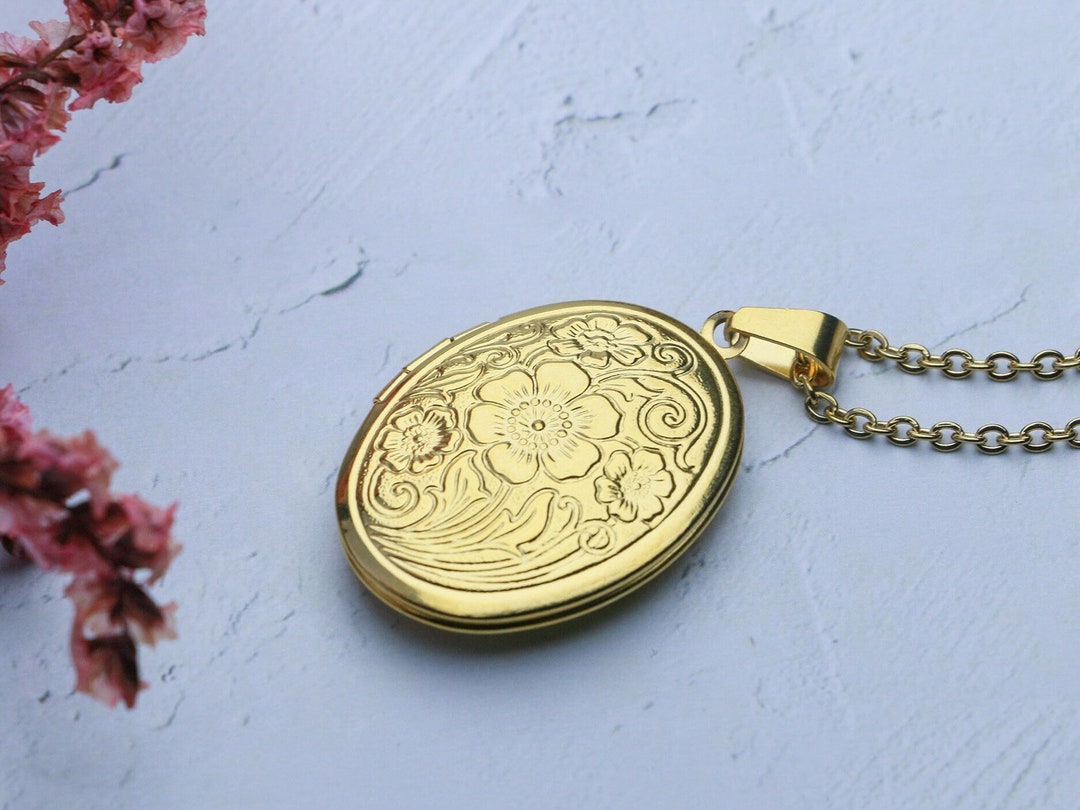 18K Gold Flower Locket Necklace With Engraving, Custom Engraved Photo ...