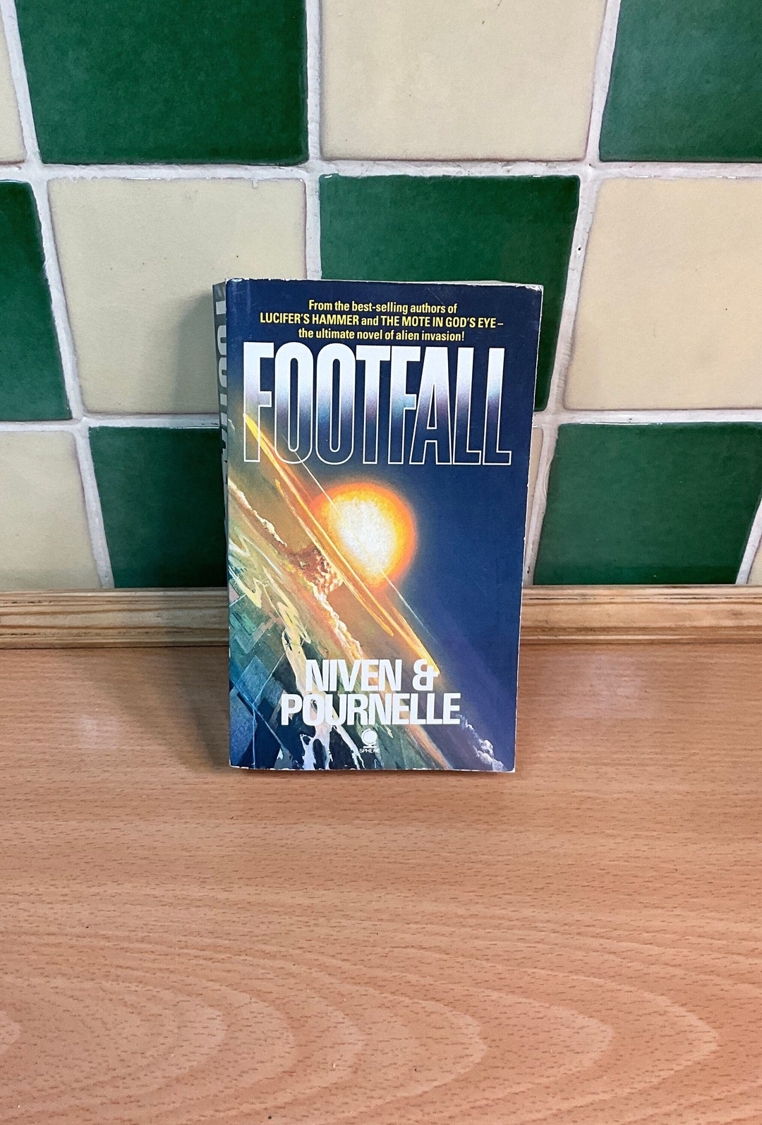 Footfall by Larry Niven & Jerry Pournelle UK Paperback - Etsy