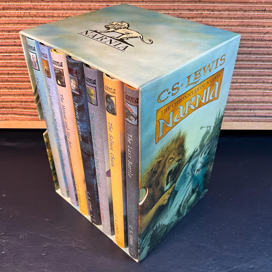 The Chronicles of Narnia by C.S. Lewis, Illustrated by Pauline Baynes ...