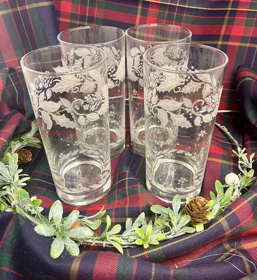Vintage Holly Berry Highball Glasses Set of 4 – White Raised Relief ...