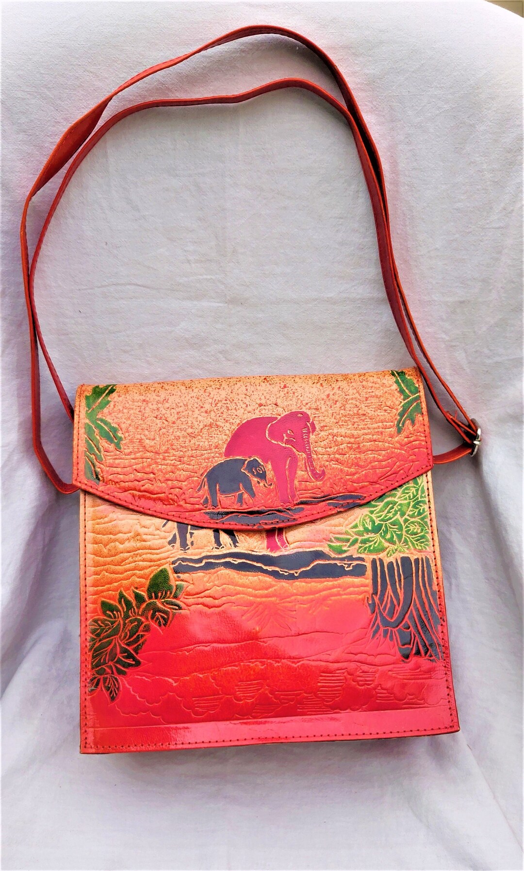 Traditional Genuine Leather Shantiniketan Design Sling Handbag ...