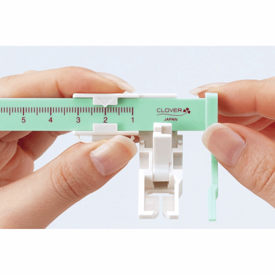 Clover Sliding Stitch Guide Foot Sewing Quilting Patchwork Dressmaking ...