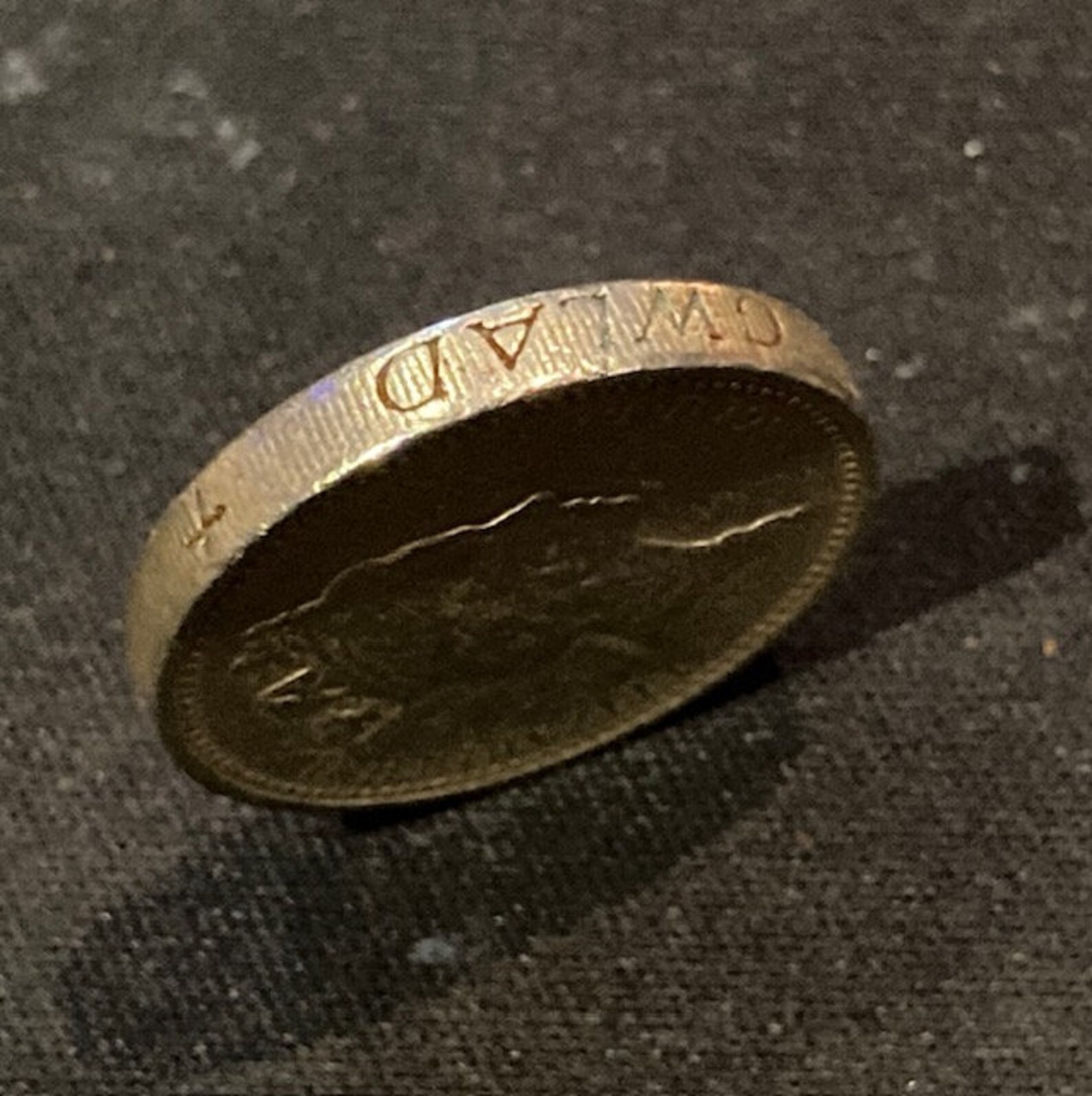 Two 1985 One Pound Coins 1. Rare 1985 One Pound Error Coin, Upside Down ...