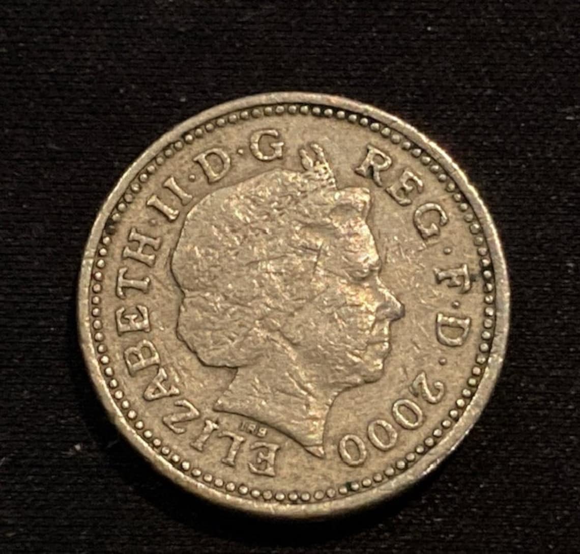 Rare 2000 One Pound Coin Queen Elizabeth II Unique Upside Down pleidiol ...