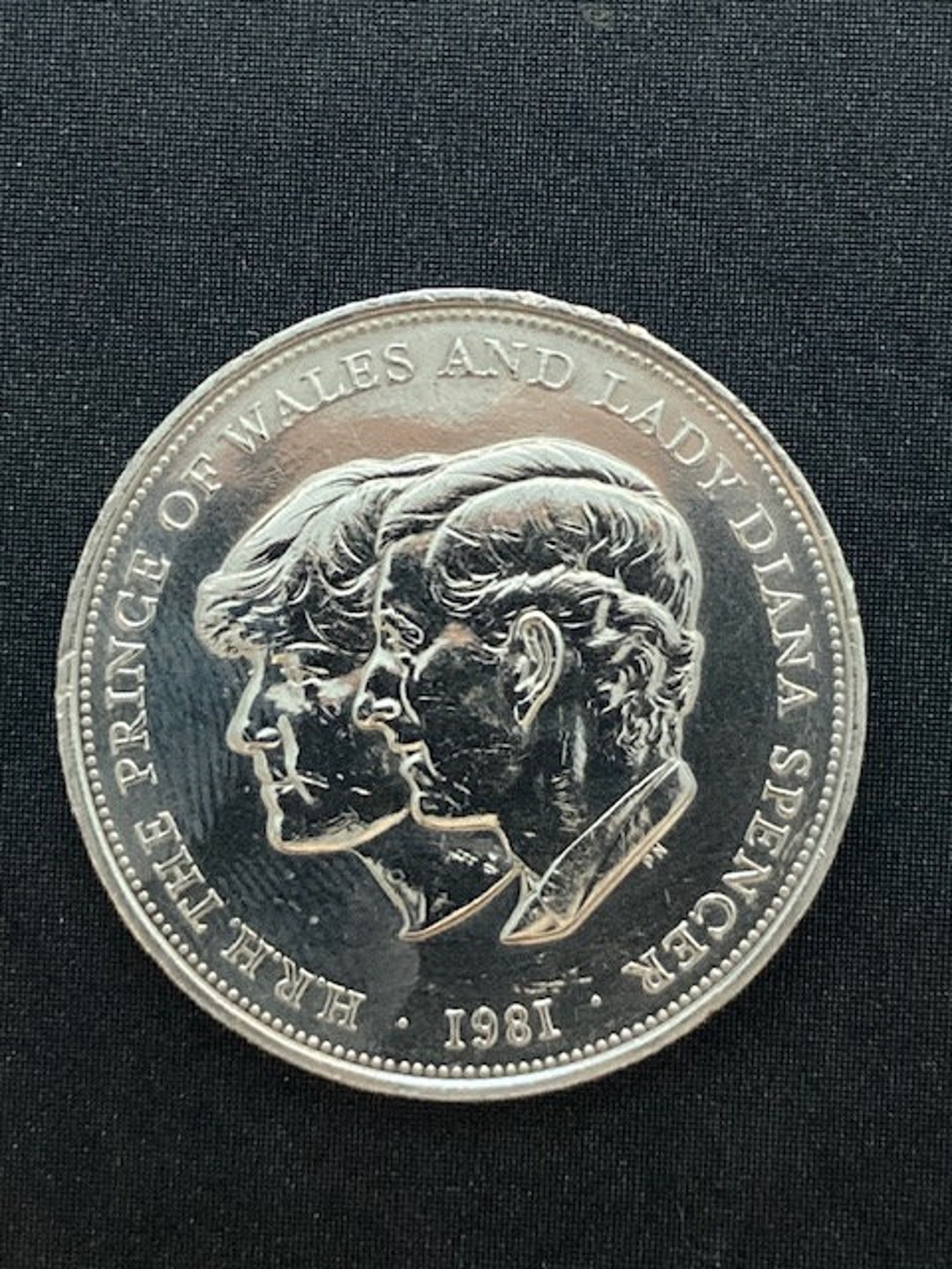 1981 Prince Charles and Lady Diana Commemorative Coin - Royal Wedding ...