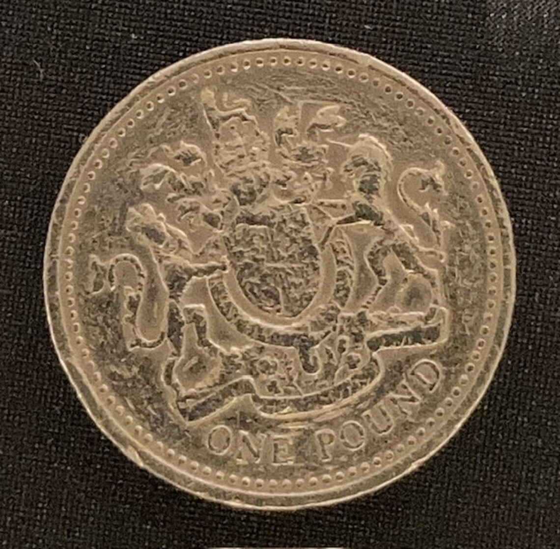 Rare 1983 One-pound Coin Queen Elizabeth II Error Coin Upside Down ...
