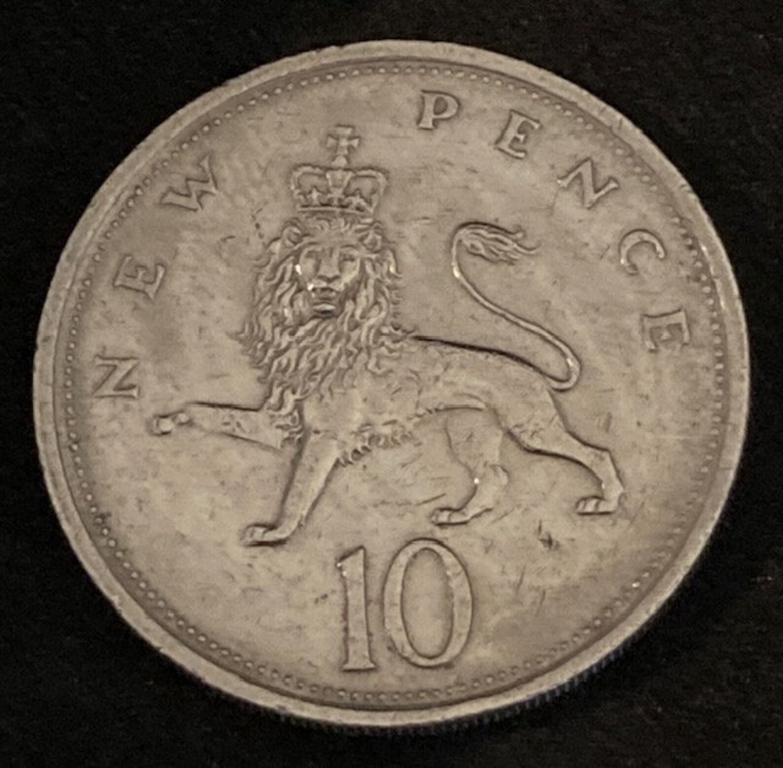 Rare Collectible - 1975 10 New Pence Large Coin - Etsy