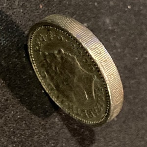 Rare 2000 One Pound Coin Queen Elizabeth II Unique Upside Down ...