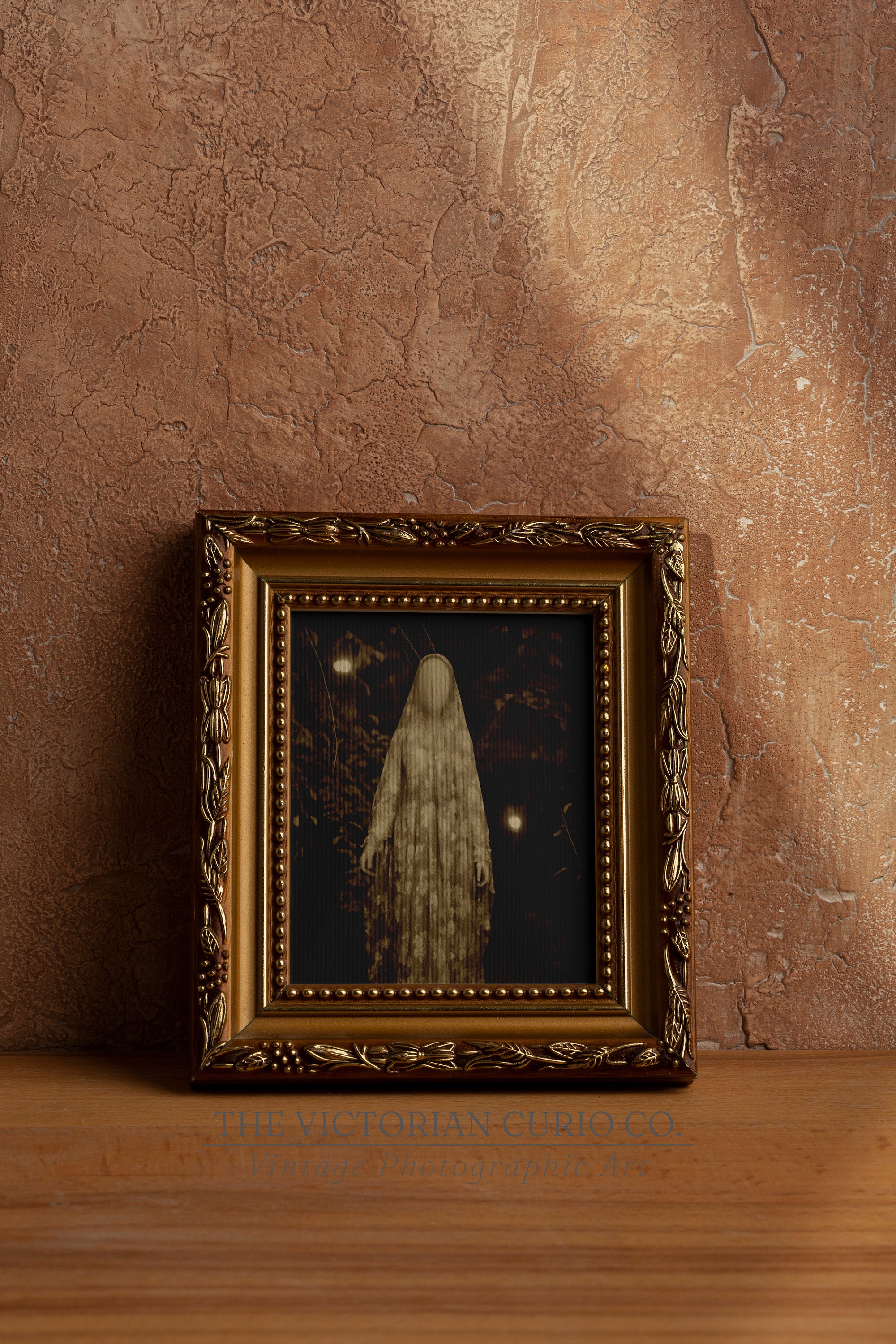 Faceless Levitating Apparition Photo, Victorian Spirit Photography ...