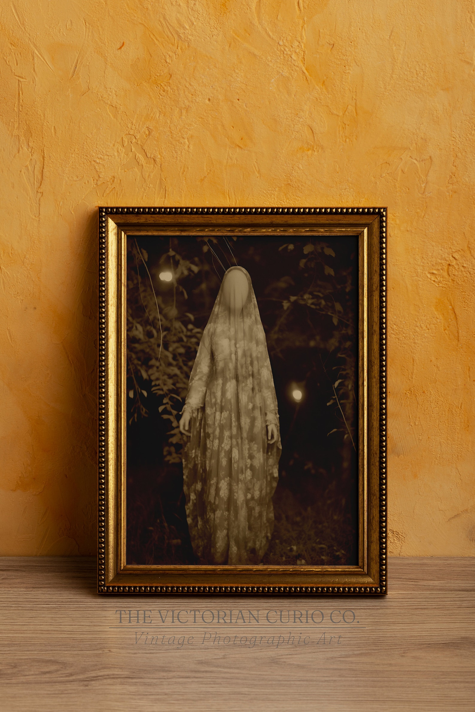 Faceless Levitating Apparition Photo, Victorian Spirit Photography ...