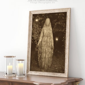Faceless Levitating Apparition Photo, Victorian Spirit Photography ...