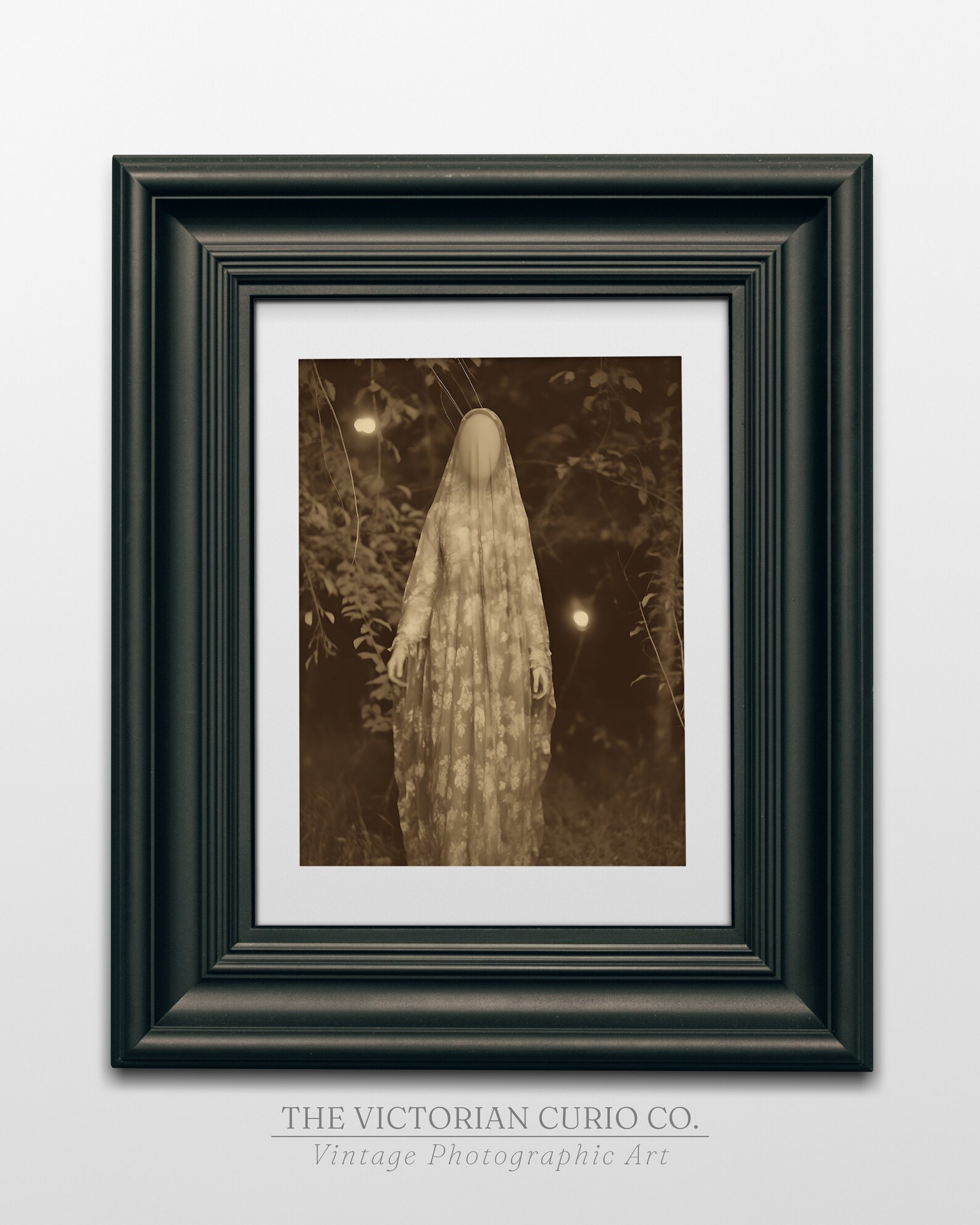 Faceless Levitating Apparition Photo, Victorian Spirit Photography ...