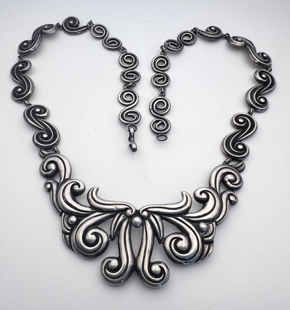 Los Castillo Silver Necklace - Gem