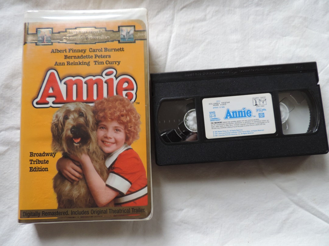 VHS Video - Annie (1982) - Albert Finney - Etsy