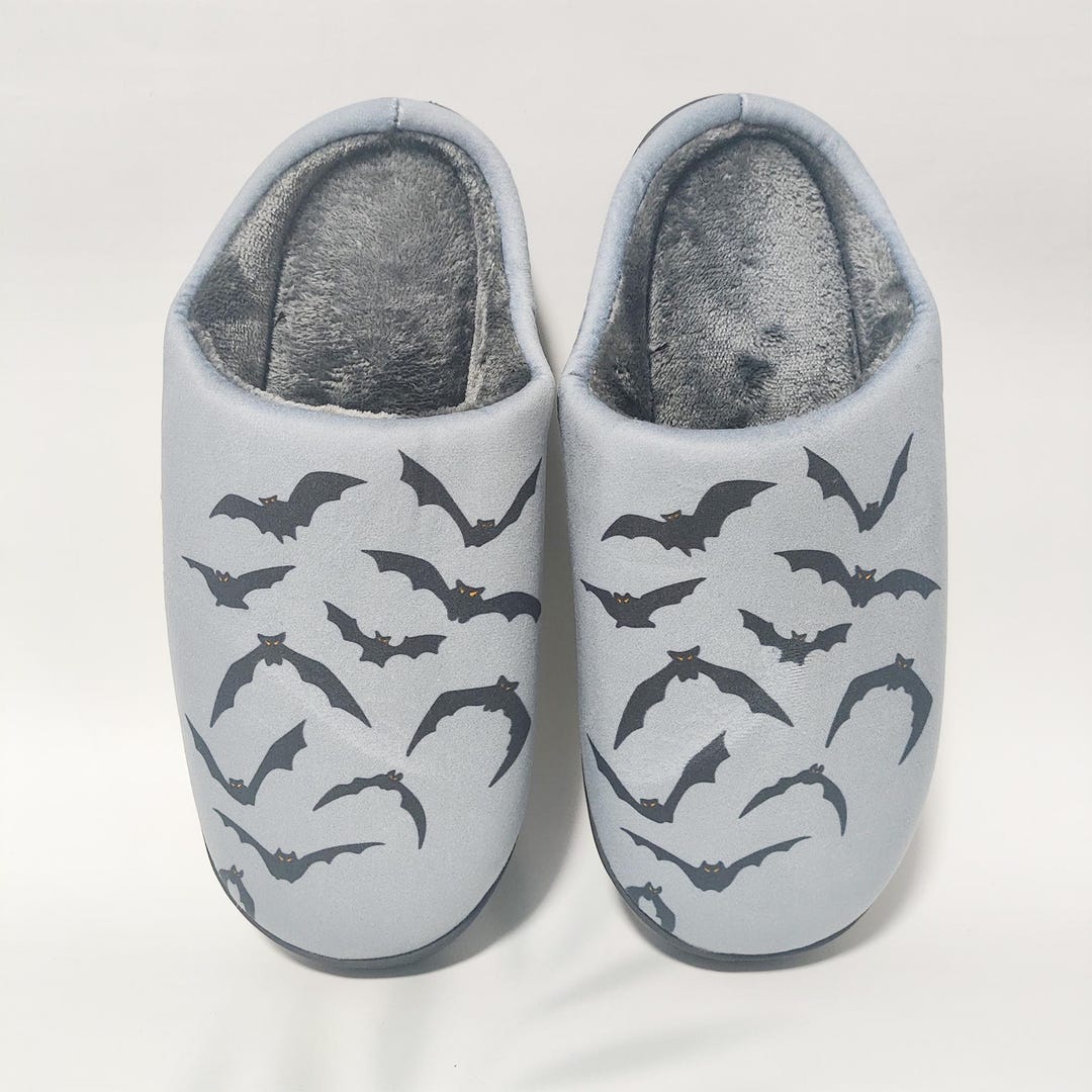 Spooky Bat Halloween Slippers Cozy Plush Indoor Outdoor Shoes for Men ...