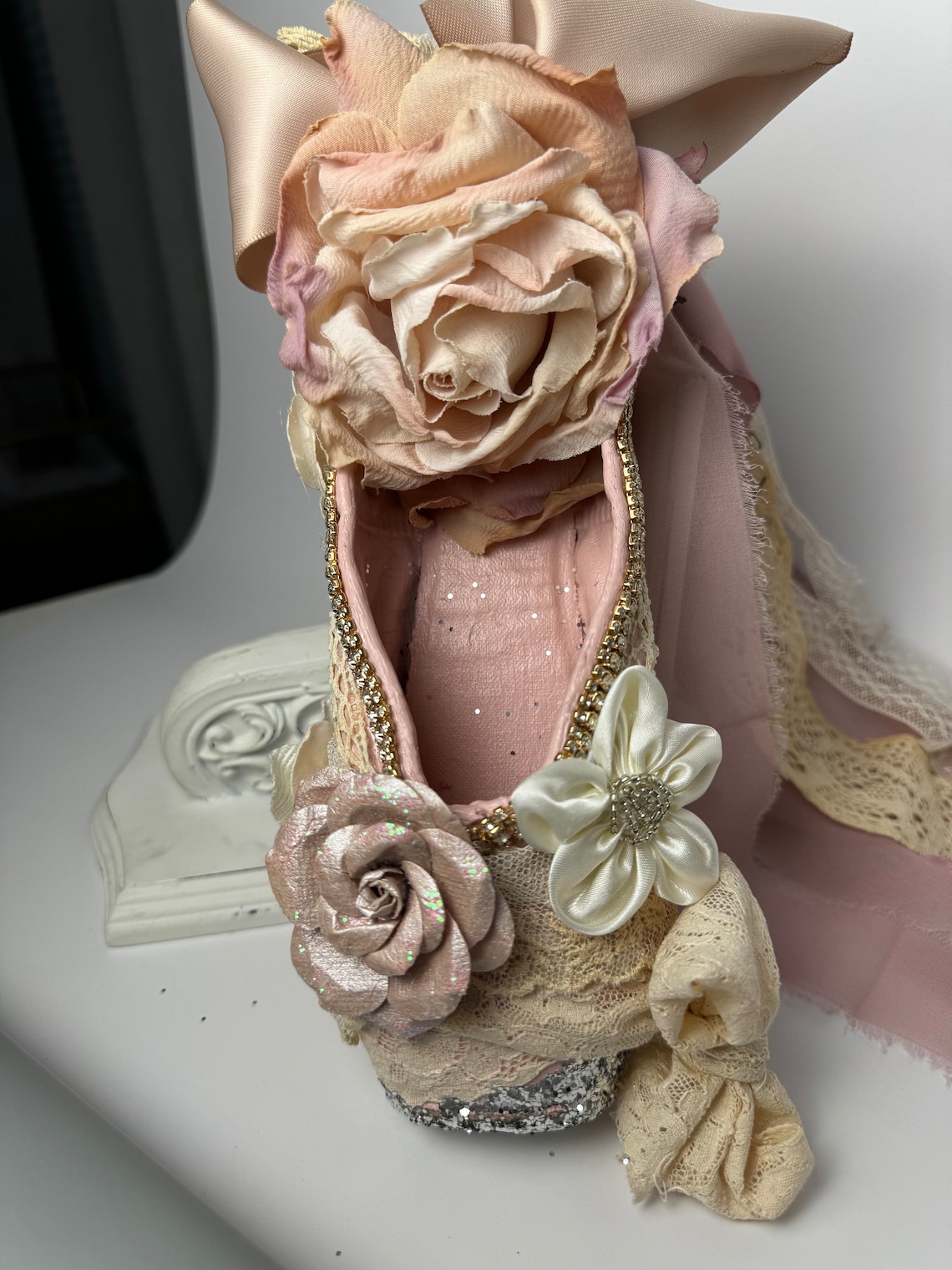 Decorative Pointe Satin Pink Ballet Shoe Roses Ribbon Bows Sparkle ...