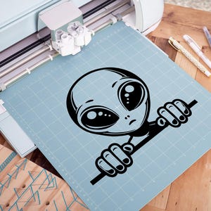 Peeking Alien Head | Alien Vector Graphic Laser File Silhouette Clip ...
