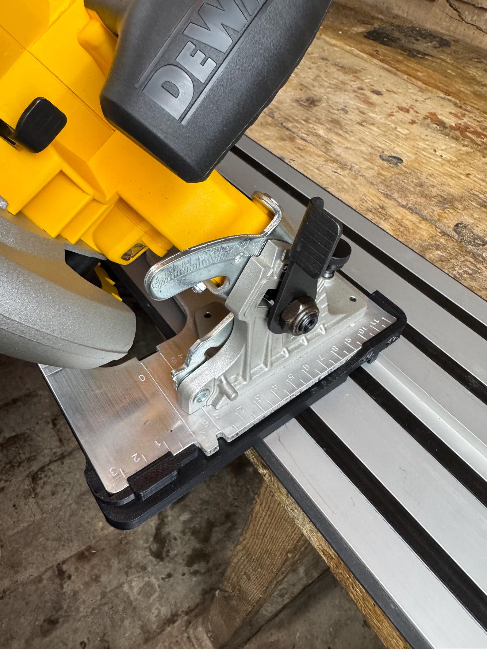 Dewalt DCS570 DWE575 DCS575 DCS578 DCS573 Adaptor Base / Plate for ...