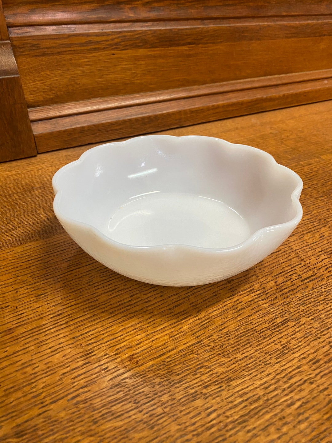 Milk Glass Textured Scallop Edge Bowl // Traditional Style Nesting Bowl ...