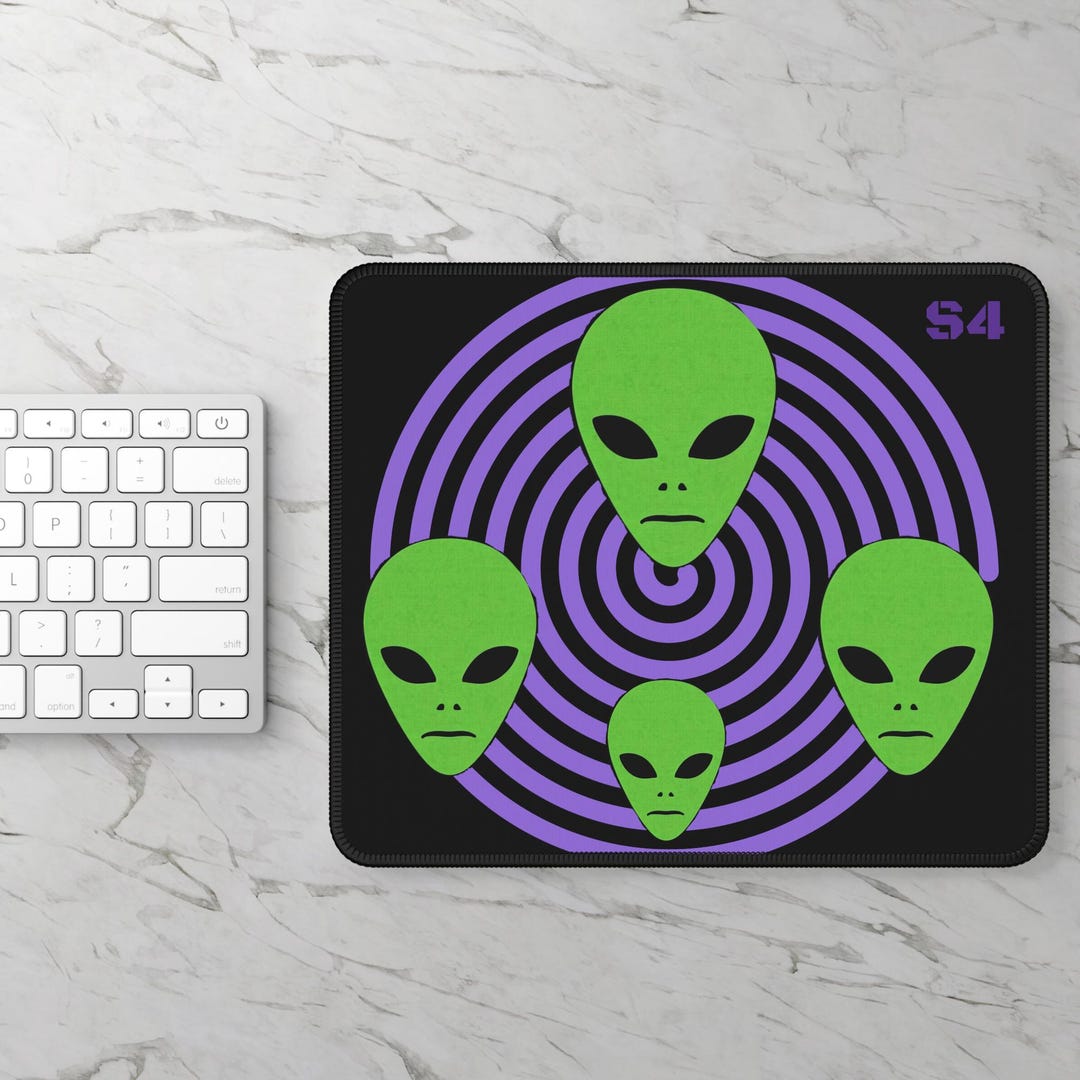 Alien Face Gaming Mouse Pad Out-of-this-world Precision and Style ...