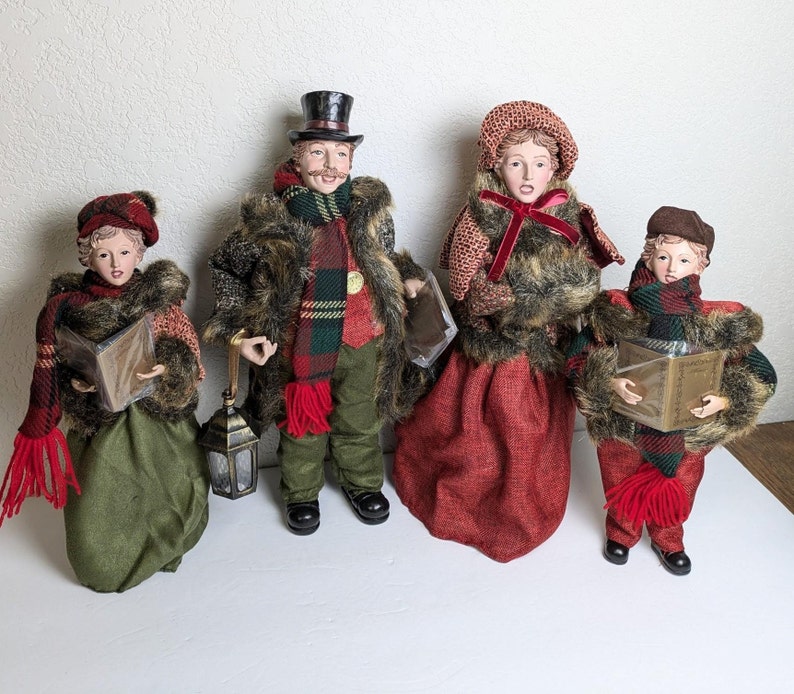 NEW Valerie Parr Hill Dickens Family Christmas Carolers, Victorian ...