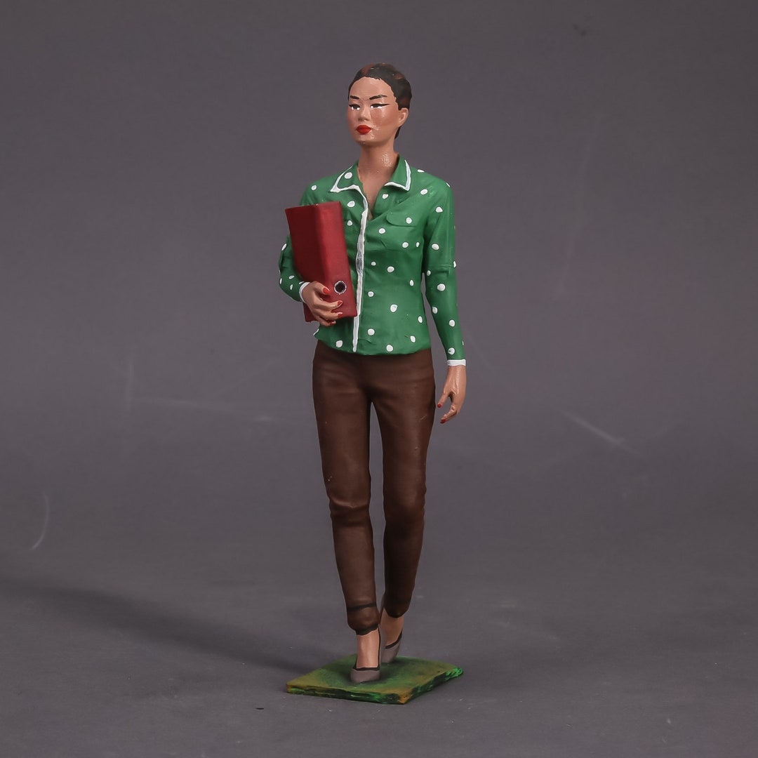 Scale Figure Handpainted / Unpainted Resin Girl Woman in 1/24 1/32 1/18 ...