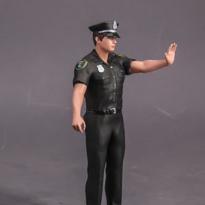 Scale Figure Handpainted / Unpainted Resin Police Man in 1/24 1/32 1/18 ...