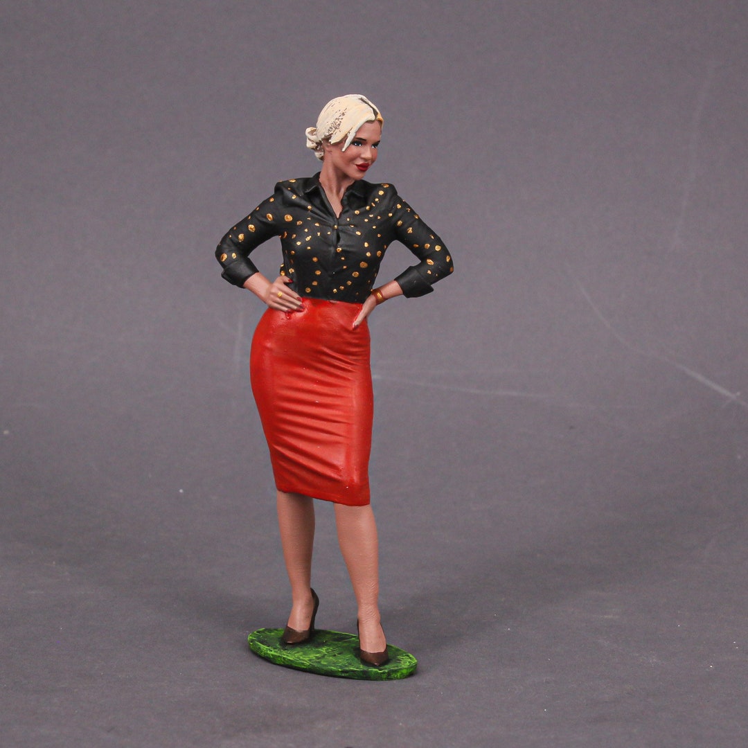 Scale Figure Handpainted / Unpainted Resin Blonde Girl Woman in 1/24 1/ ...