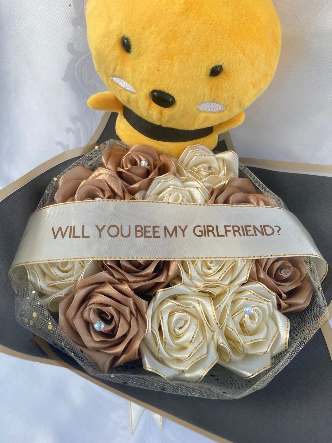 Girlfriend Ramo Buchon, Proposal Cute Bee Plushie, Be My GF or BF ...