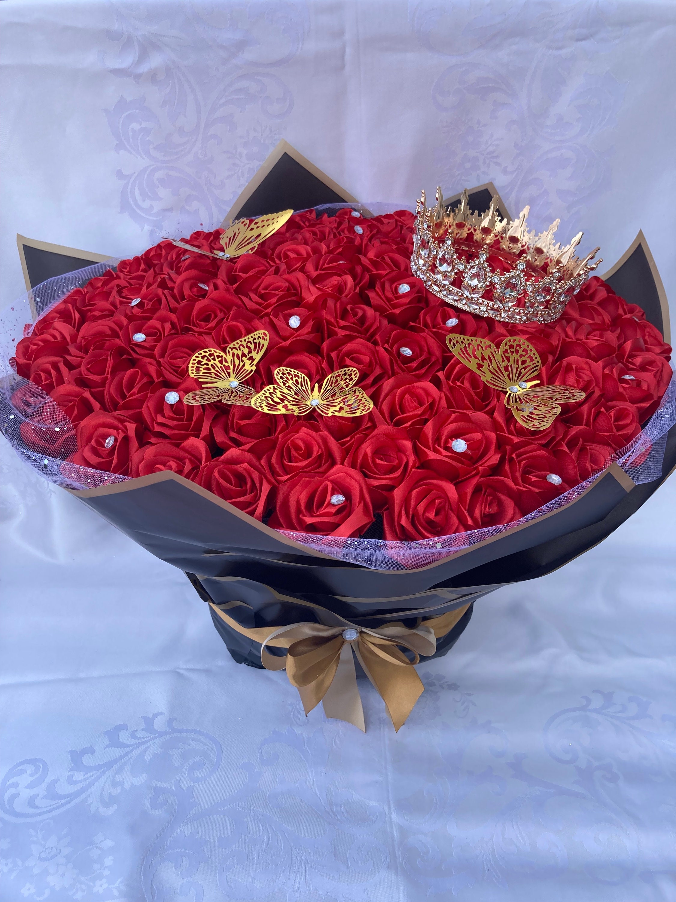 100 Rose Ramo Buchon W/ Crown Queen Bouquet Eternal Rose - Etsy Australia