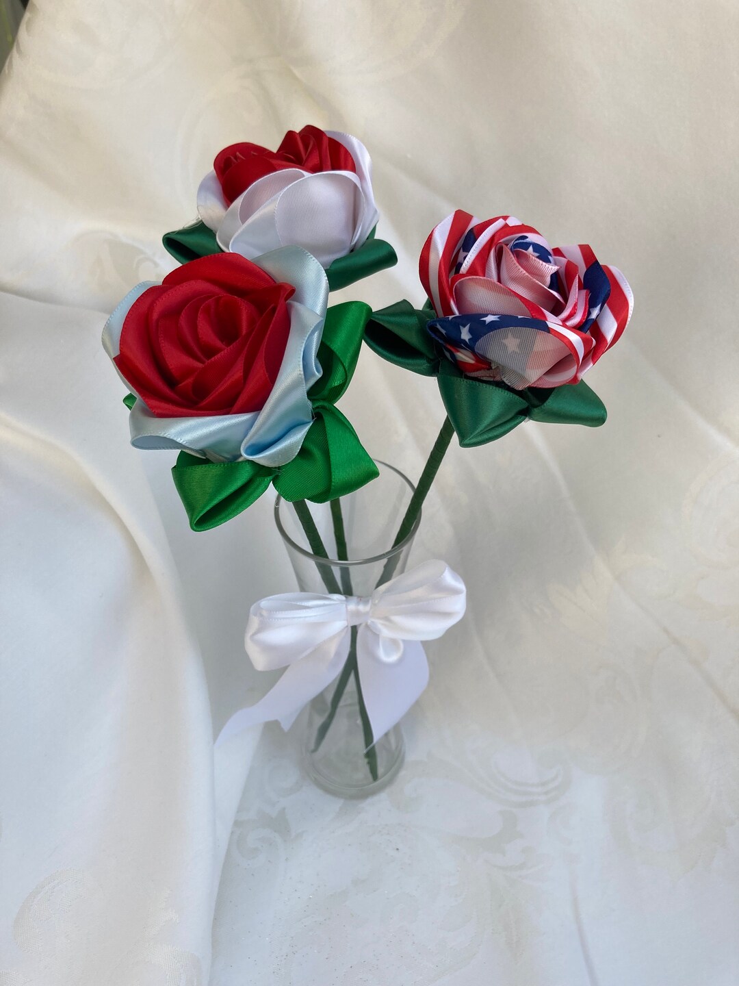 American Flag Flower, Patriotic Roses, US Flag Flowers in Vase ...