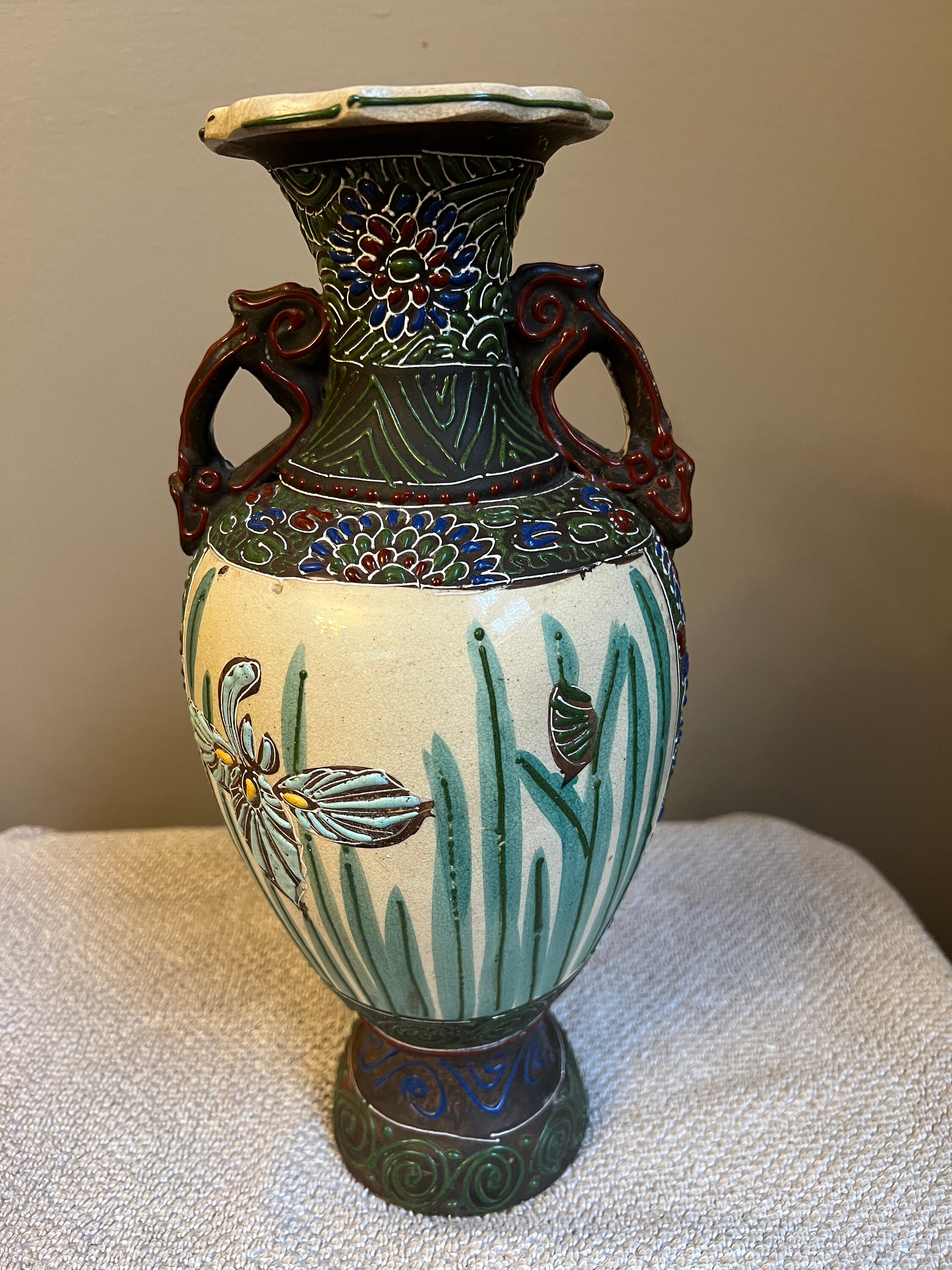 Japanese Satsuma Moriage Vase 3 Men / Elders - Etsy