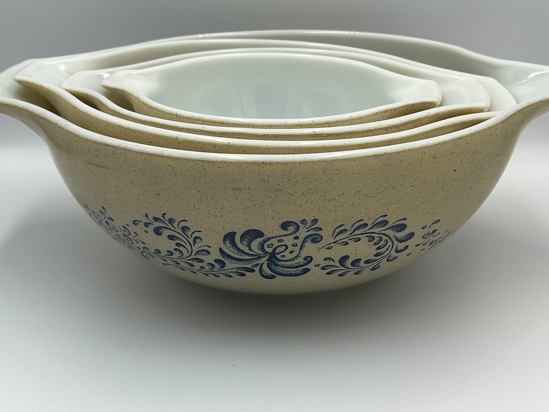PYREX Vintage 1970's Cinderella Neatung Mixing Bowls, Homestead Beige ...
