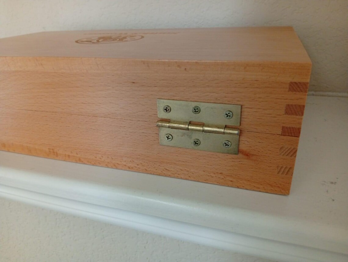 Smith & Wesson Pistol/revolver Storage Box – Beech Wood, Velvet-lined ...