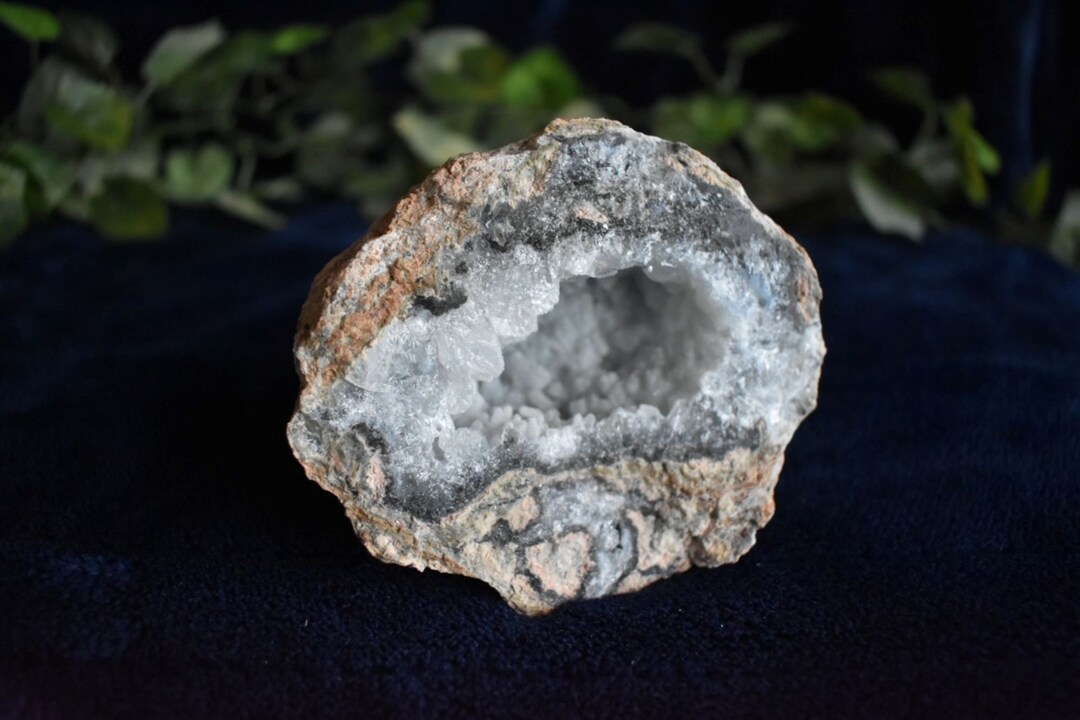 La Choya Trancas Chalcedony Geode With Druzy - Etsy