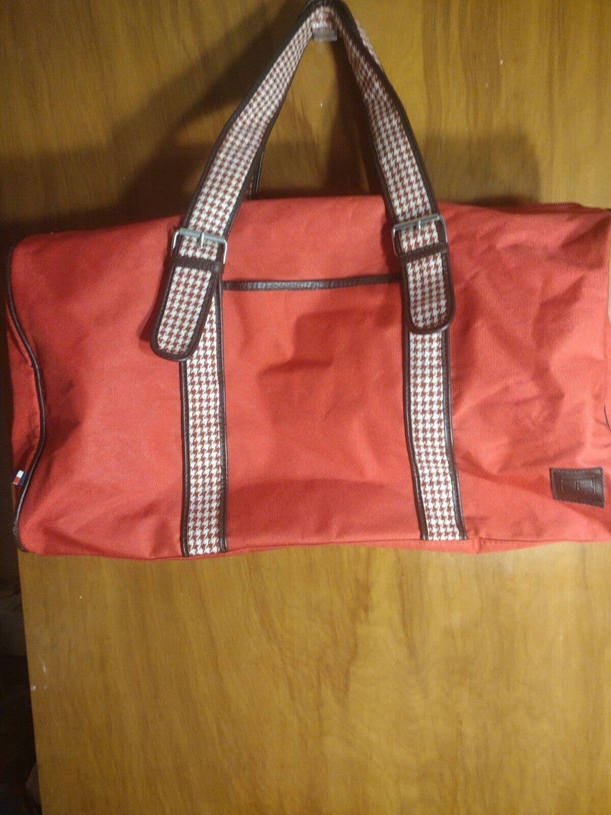 Tommy hilfiger vintage duffle bag store