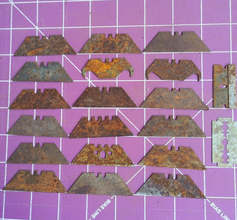 20 Rusty Old Utility Knife Razor Blades Altered Art Crafts Assemblage ...