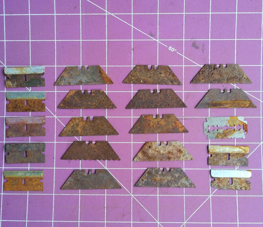 20 Rusty Old Utility Knife Razor Blades Altered Art Crafts Assemblage ...