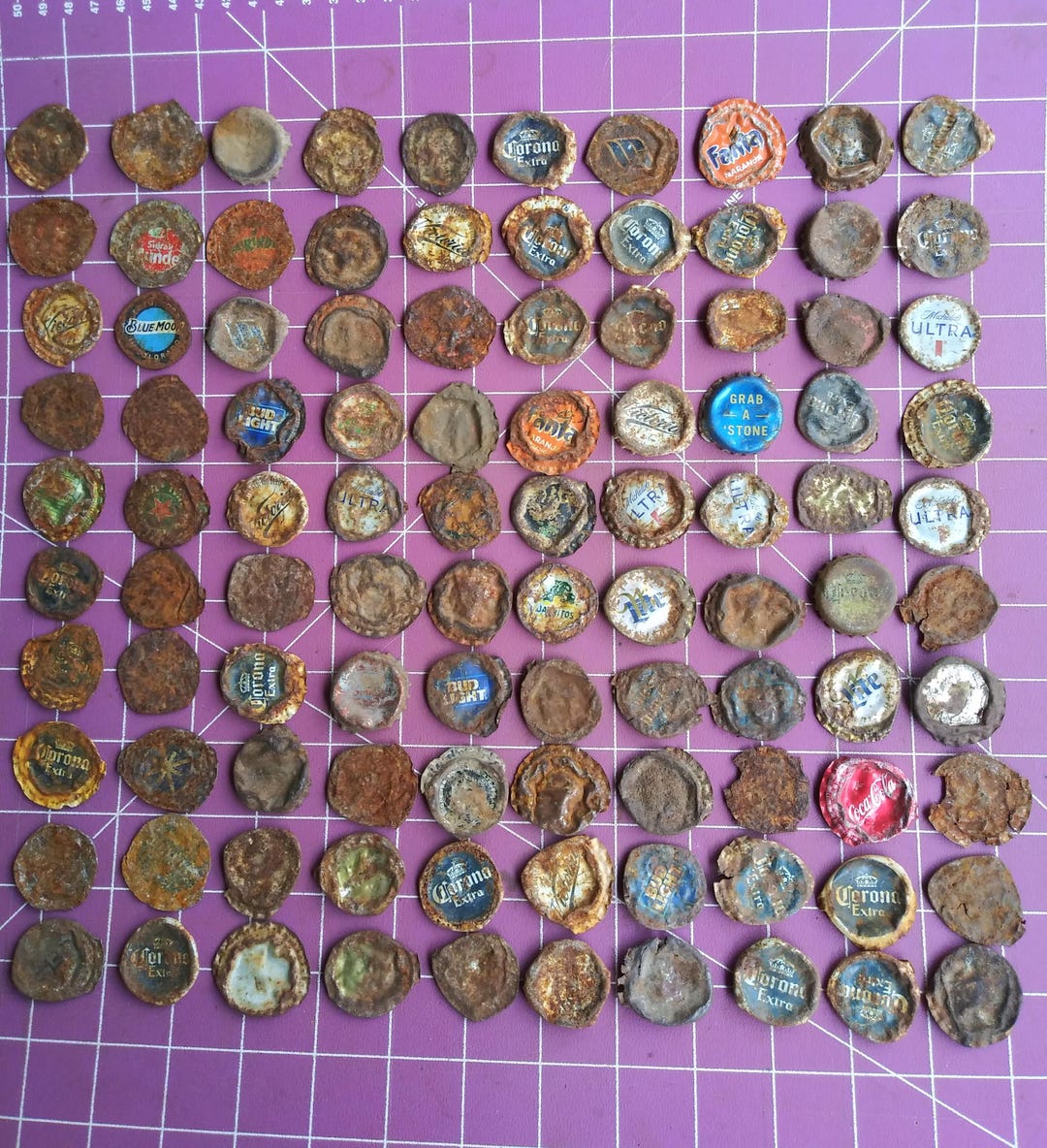 100 Dented Flattened Smashed Rusty Metal Bottle Caps Textured Rusty ...