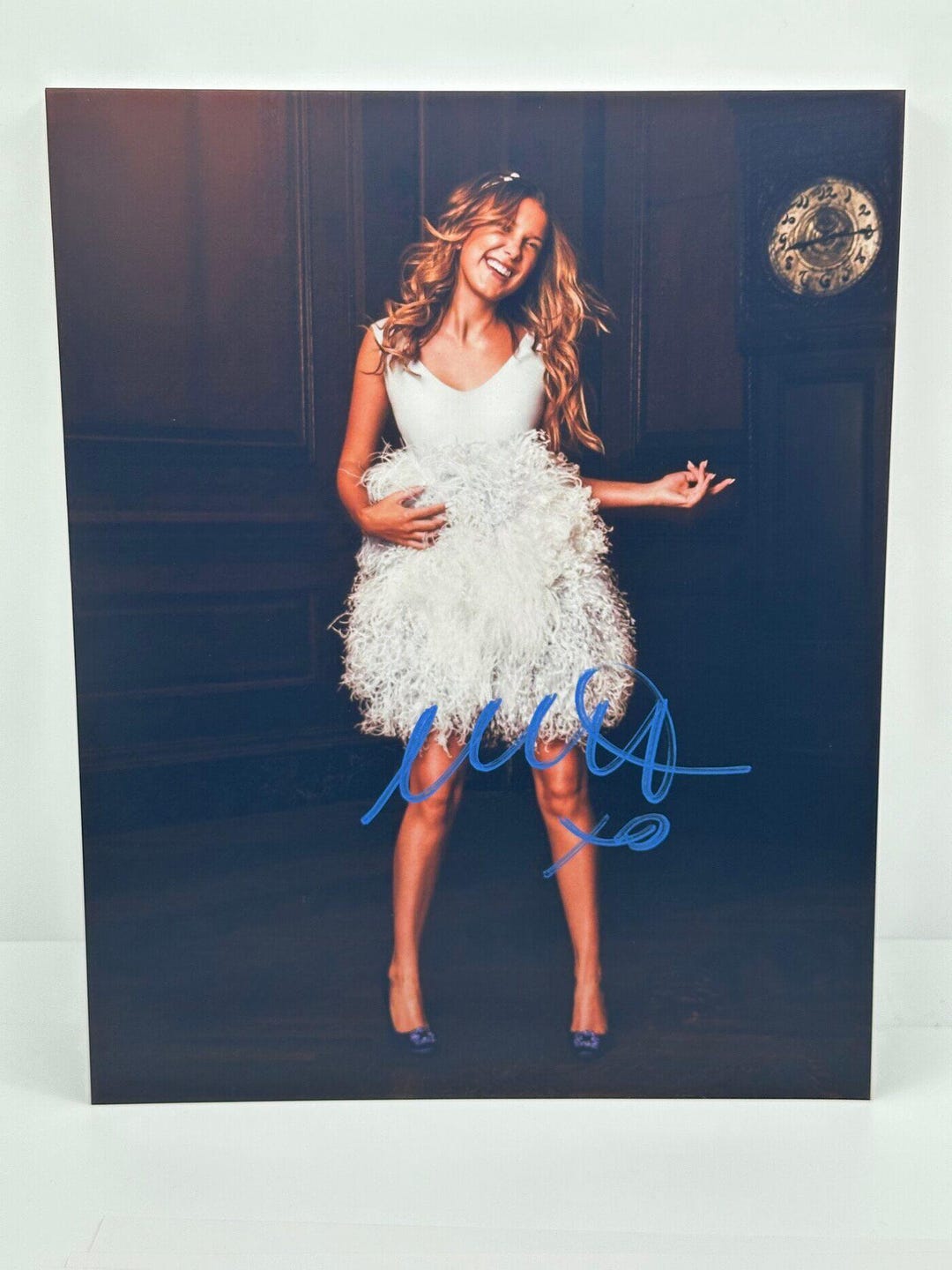 Millie Bobby Brown Sexy Legs Signed Autographed Photo Authentic 8X10 ...