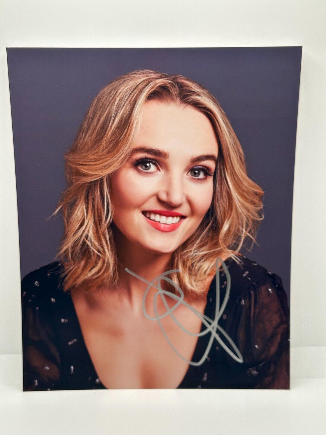 Chloe Fineman Signed Autographed Photo Authentic 8x10 COA - Etsy