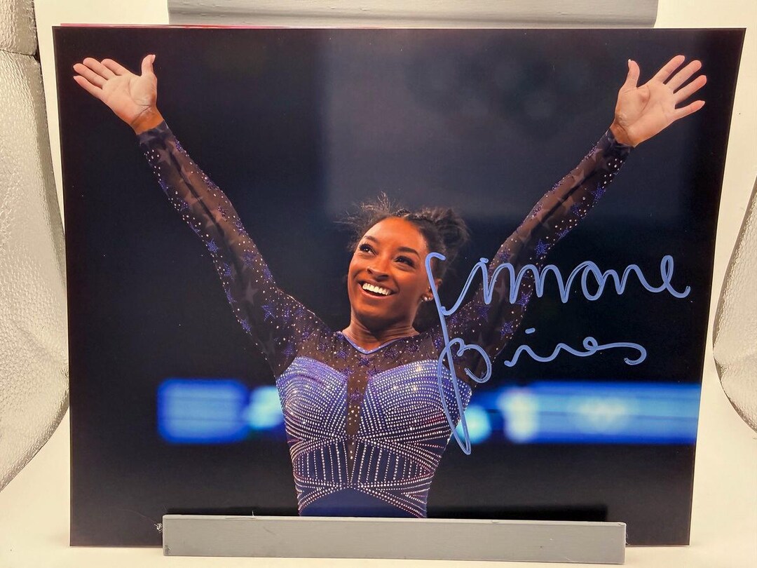 Simone Biles Extremely Rare Signed Autographed Photo Authentic 8X10 COA ...