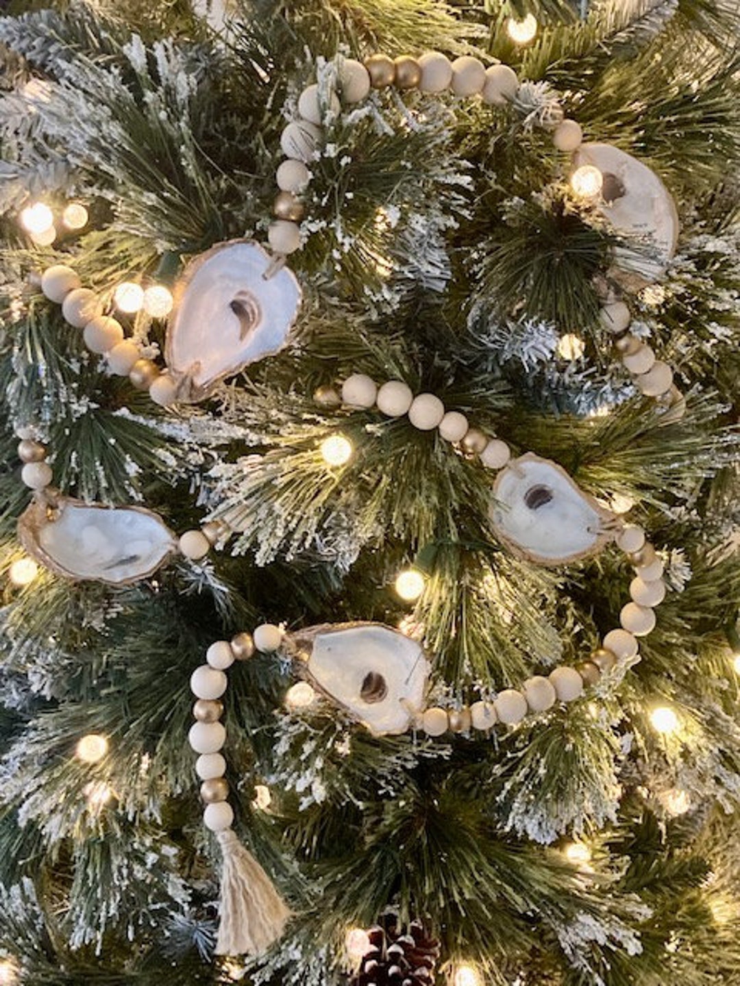 Christmas Oyster Shell Garland Coastal Holiday Decoration Jute Tassels ...
