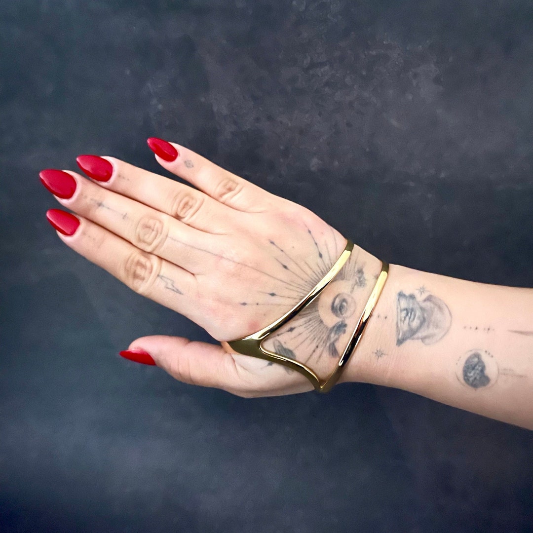 18K Gold Plated Hand Cuff Bracelet: Edgy Futuristic Palm Cuff - Etsy