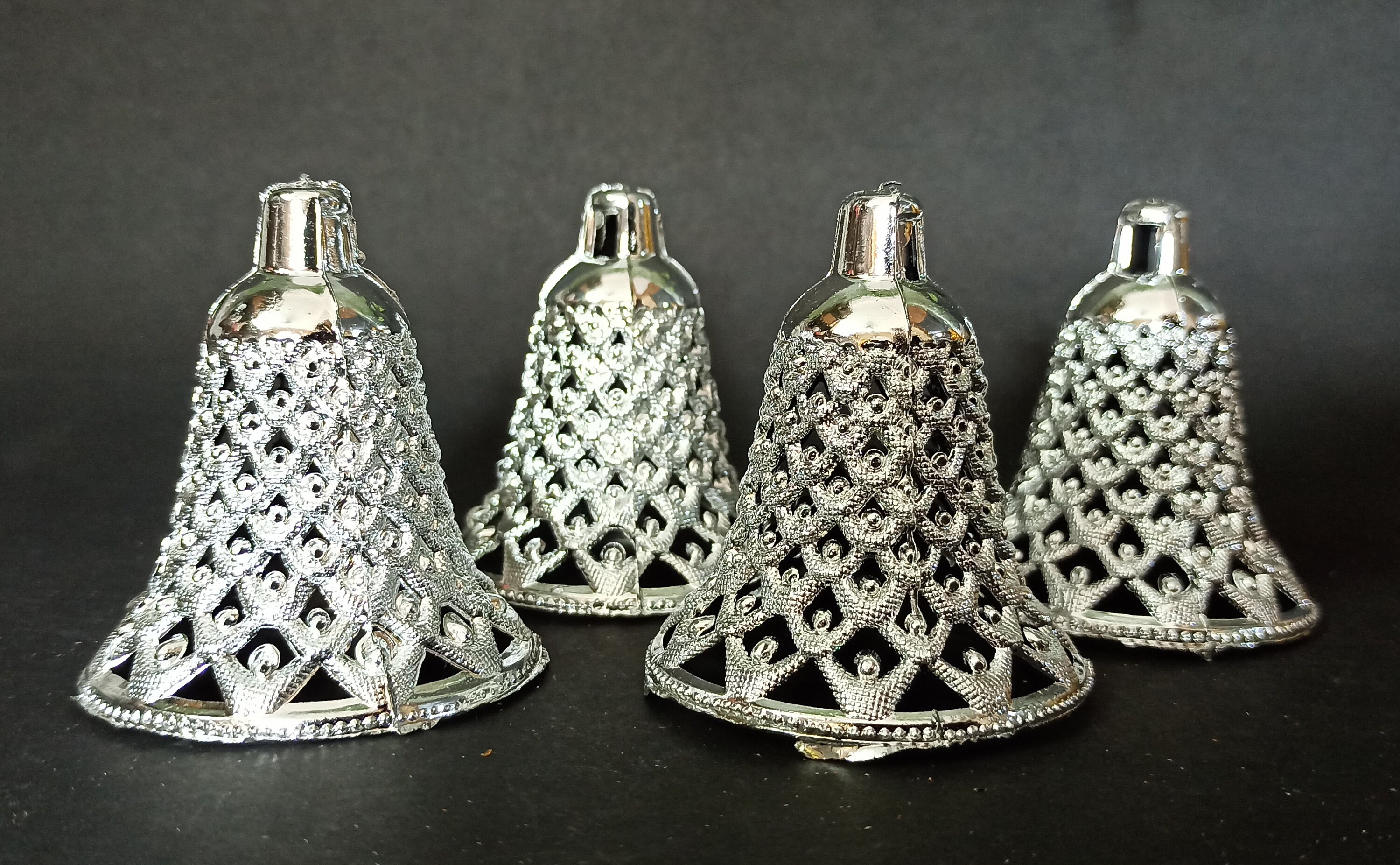 Silver Artificial Plastic Bells 2.5 Inch Home Decor Jingle Bell ...