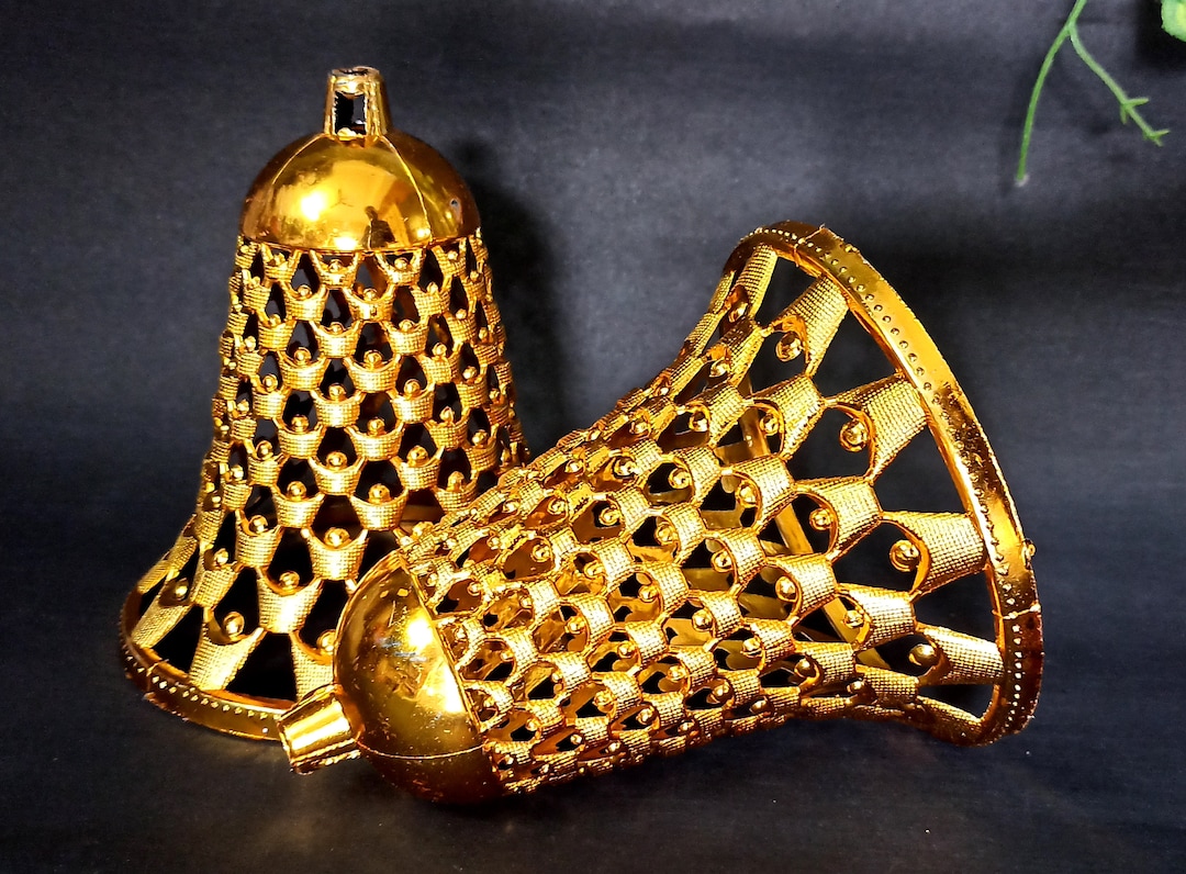 6 Inch Size Golden Artificial Plastic Bells Big Jingle Bell for Home ...