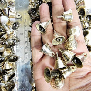 100 Golden Brass Jingle Bells: 1-inch Craft Bells for Christmas Decor ...