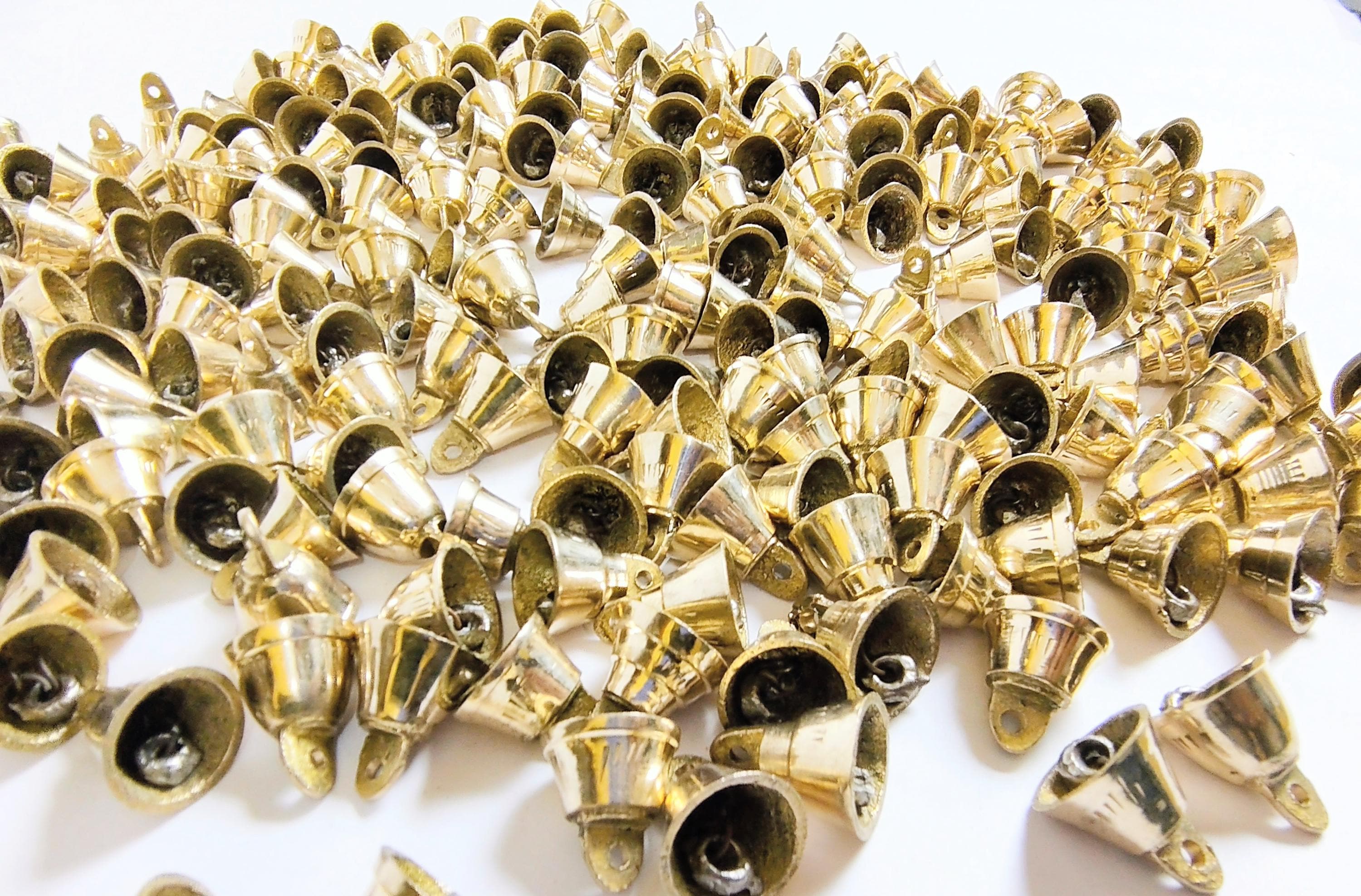 100 Golden Brass Jingle Bells: 1-inch Craft Bells for Christmas Decor ...